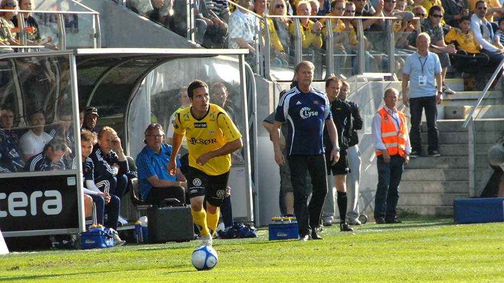 TWO AMERICAN PROFILES / Start