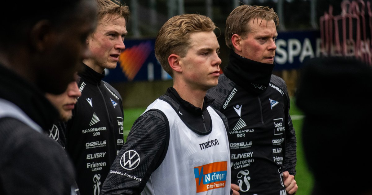 Laget som starter mot Våg. / Start